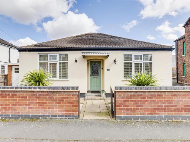2 bedroom detached bungalow for sale