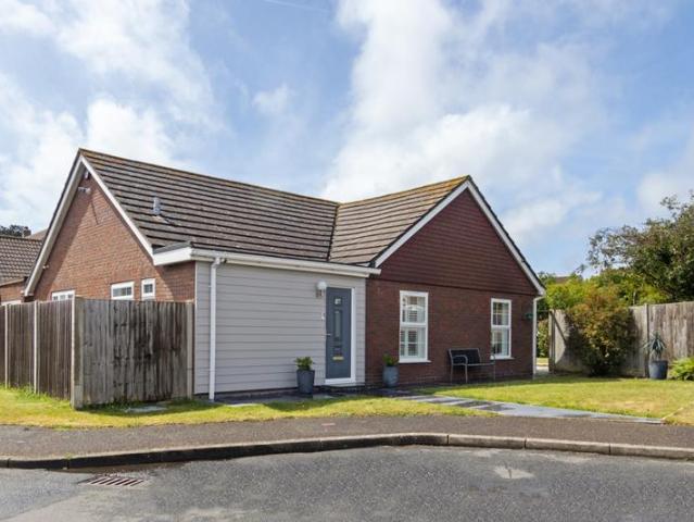 2 bedroom detached bungalow for sale