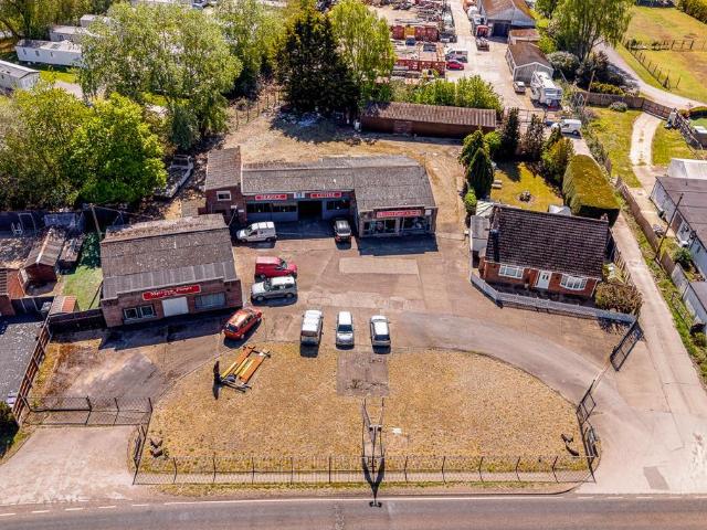 2 bedroom detached bungalow for sale