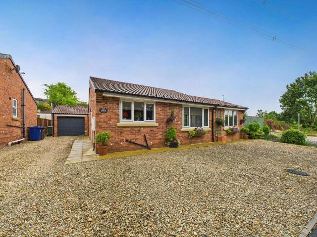 2 bedroom detached bungalow for sale