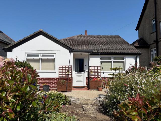 2 bedroom detached bungalow for sale