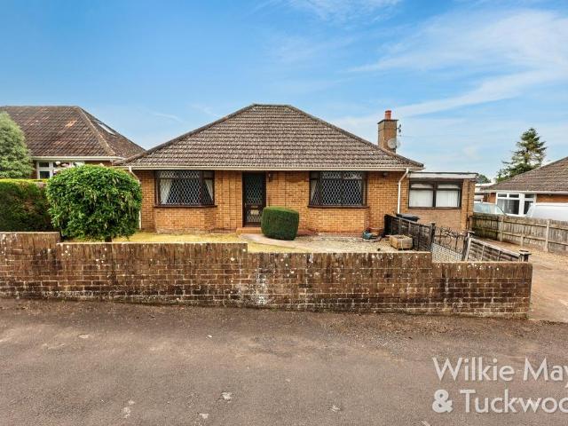 2 bedroom detached bungalow for sale