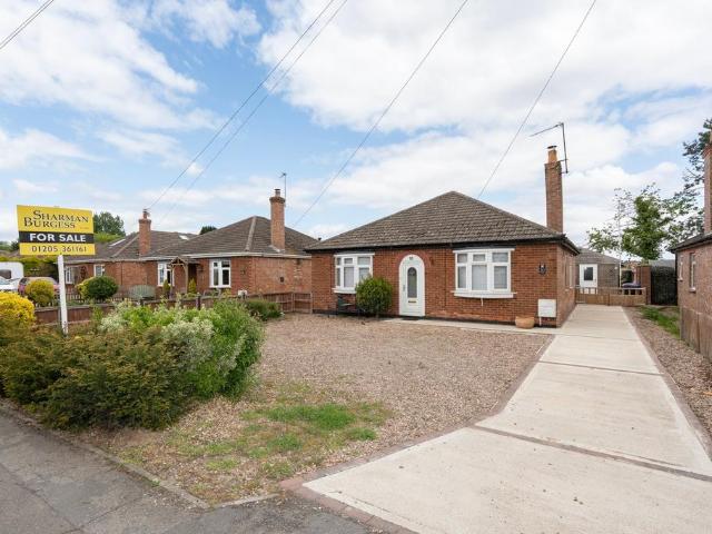 2 bedroom detached bungalow for sale