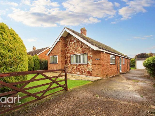 2 bedroom detached bungalow for sale