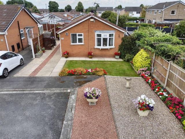 2 bedroom detached bungalow for sale
