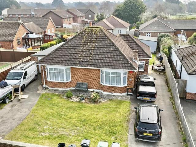 2 bedroom detached bungalow for sale