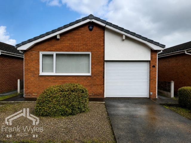 2 bedroom detached bungalow for sale