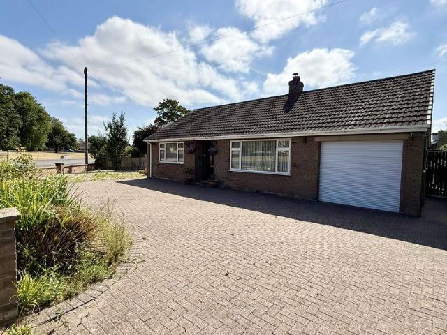 2 bedroom detached bungalow for sale