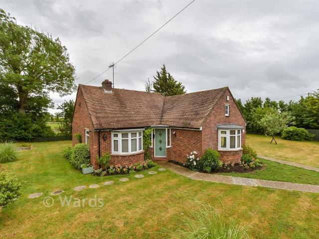 2 bedroom detached bungalow for sale