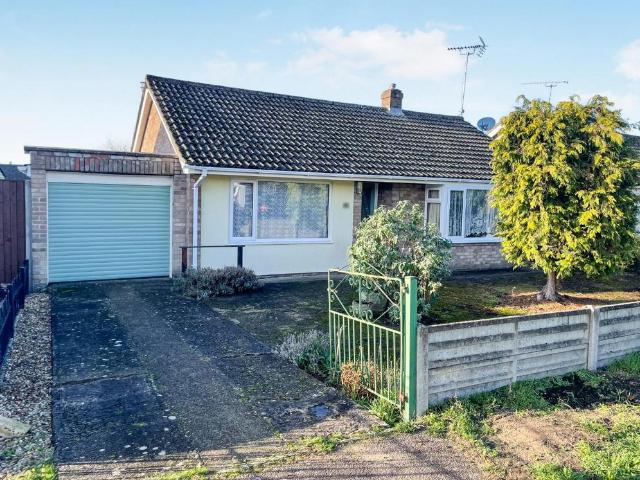 2 bedroom detached bungalow for sale