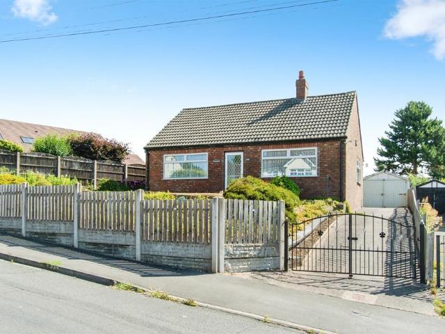 2 bedroom detached bungalow for sale