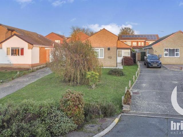 2 bedroom detached bungalow for sale