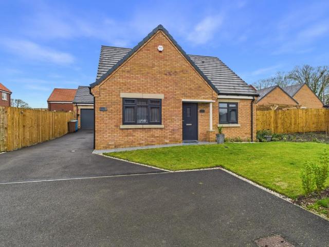 2 bedroom detached bungalow for sale