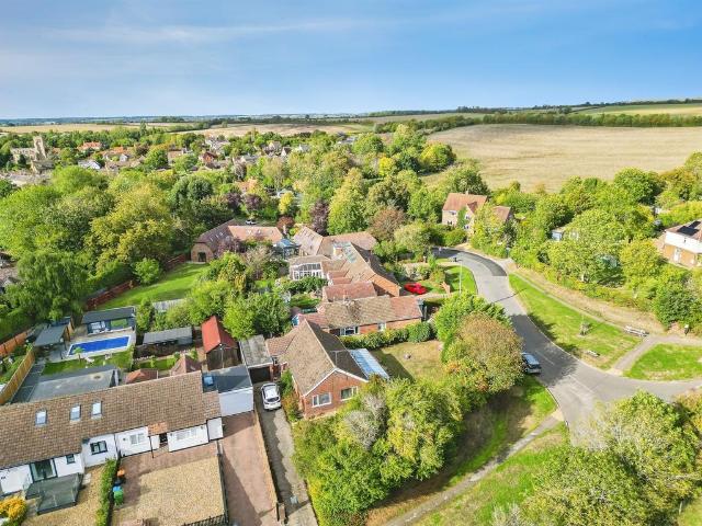 2 bedroom detached bungalow for sale