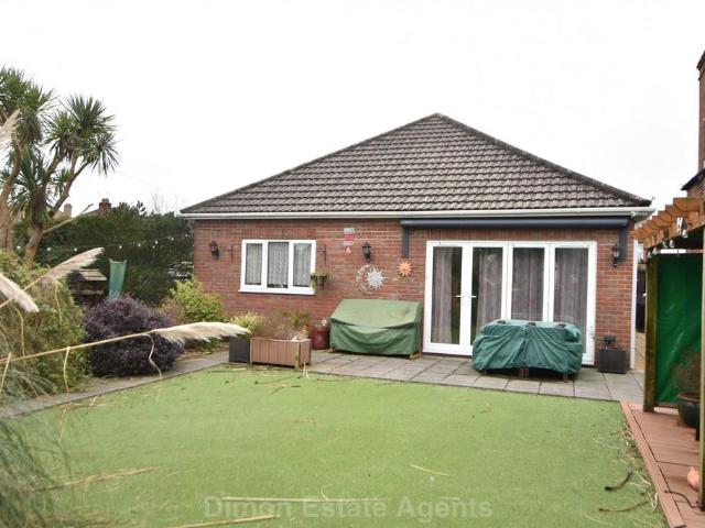 3 bedroom detached bungalow for sale