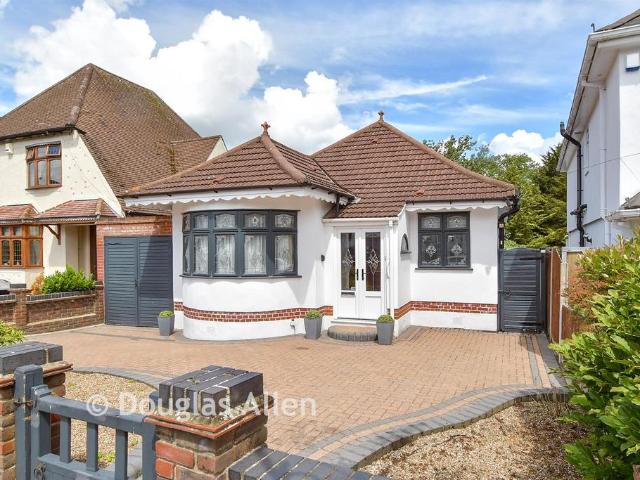 2 bedroom detached bungalow for sale