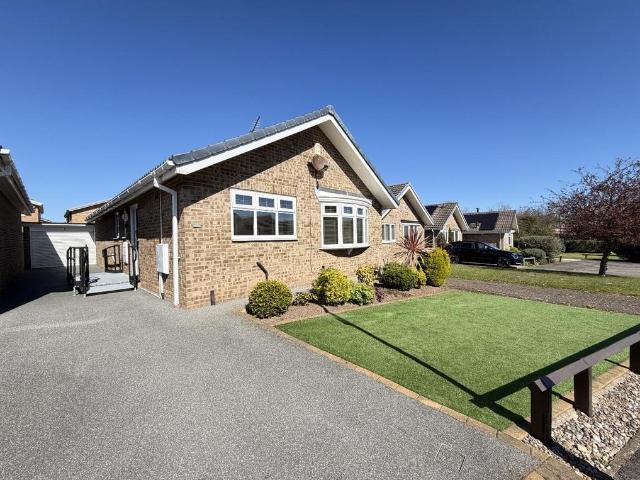 2 bedroom detached bungalow for sale