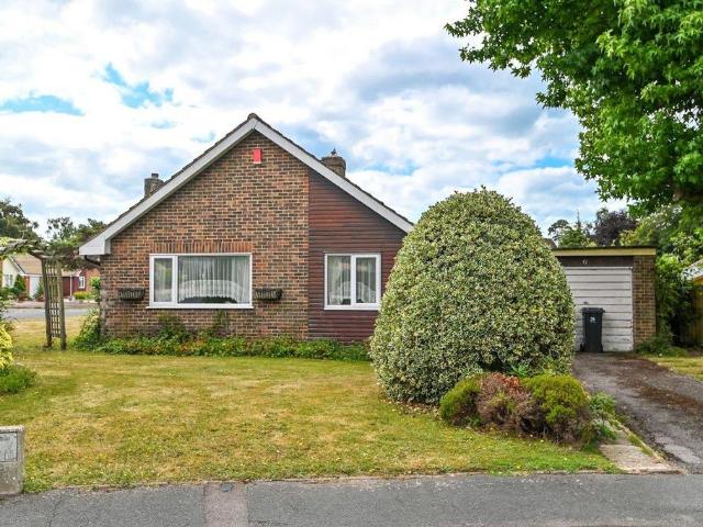 2 bedroom detached bungalow for sale