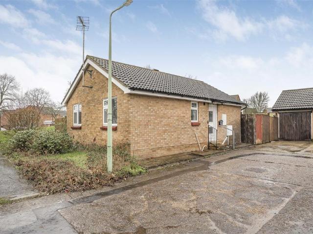 2 bedroom detached bungalow for sale