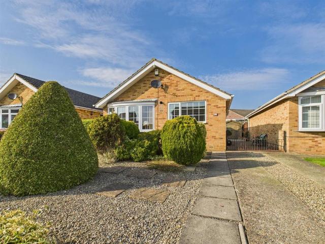 2 bedroom detached bungalow for sale