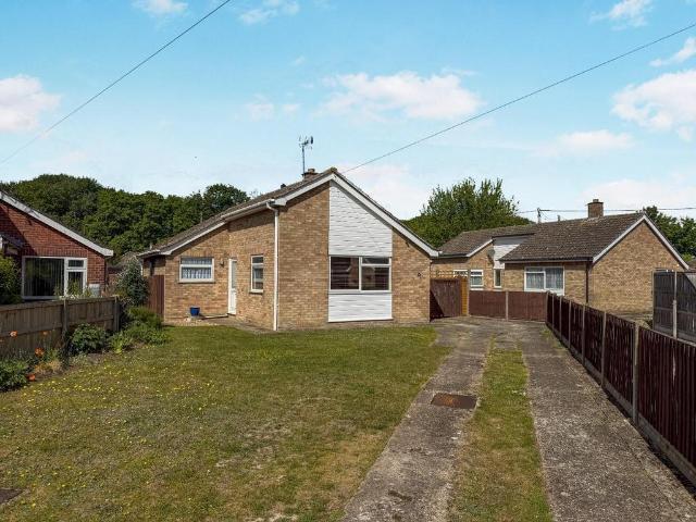 2 bedroom detached bungalow for sale