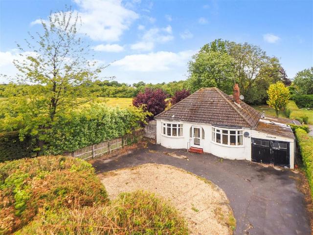 2 bedroom detached bungalow for sale