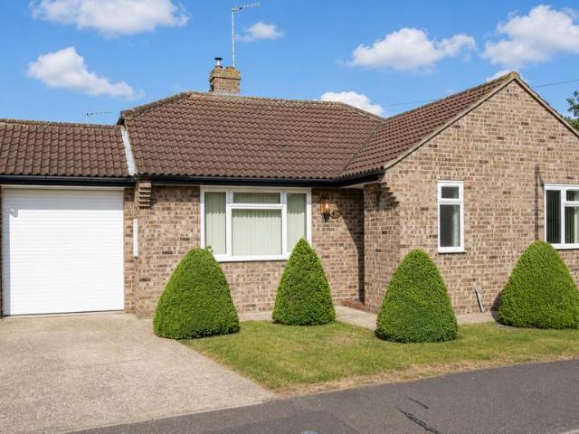 2 bedroom detached bungalow for sale