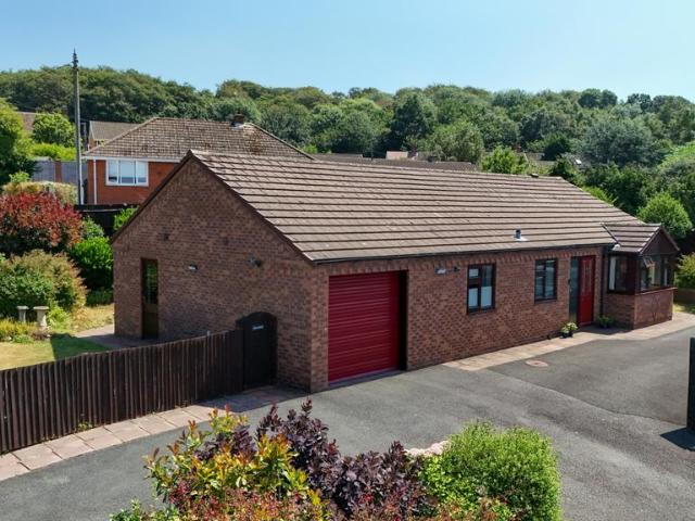 2 bedroom detached bungalow for sale
