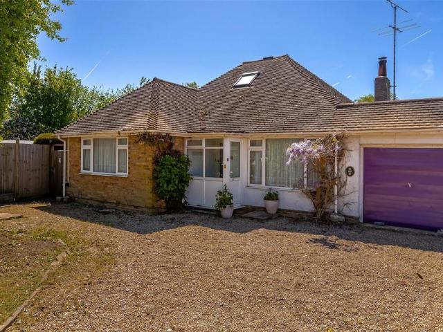 2 bedroom detached bungalow for sale