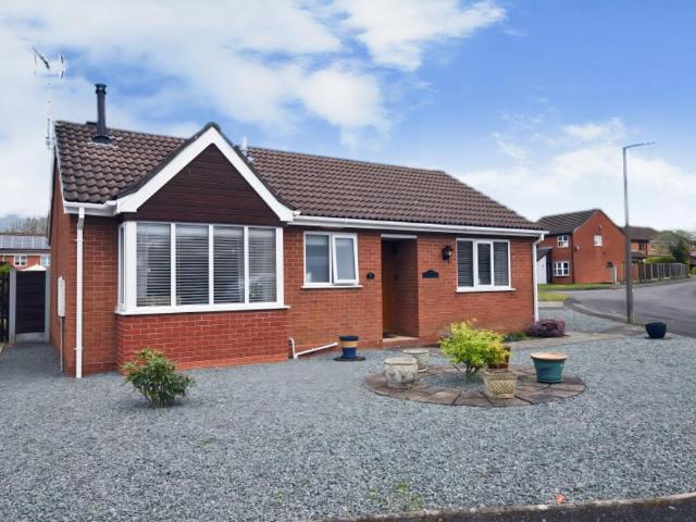 2 bedroom detached bungalow for sale