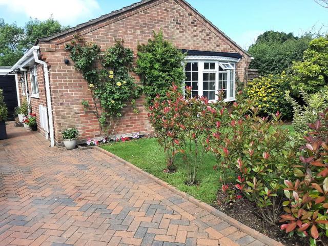 2 bedroom detached bungalow for sale