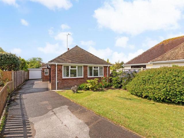 2 bedroom detached bungalow for sale