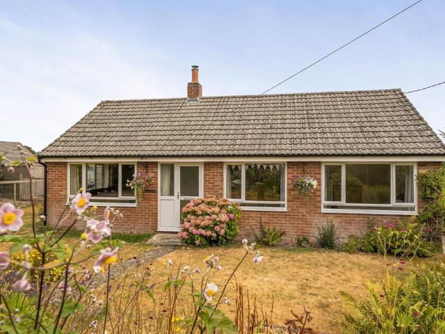2 bedroom detached bungalow for sale