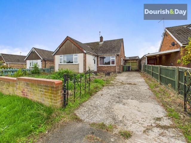 2 bedroom detached bungalow for sale
