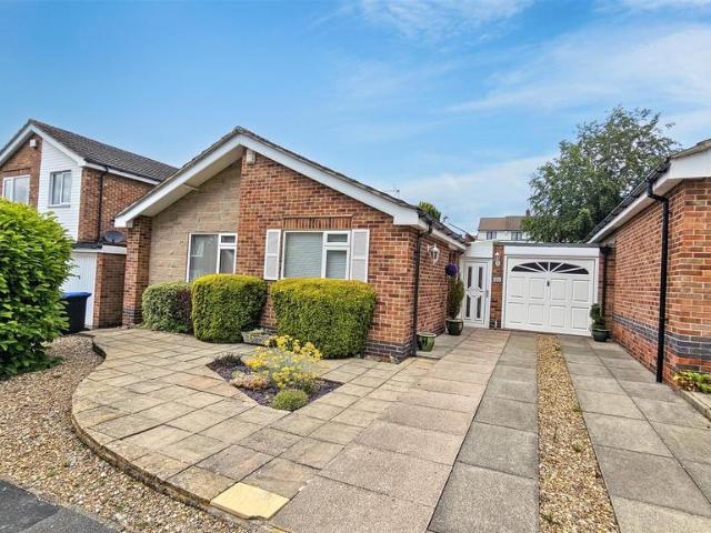2 bedroom detached bungalow for sale