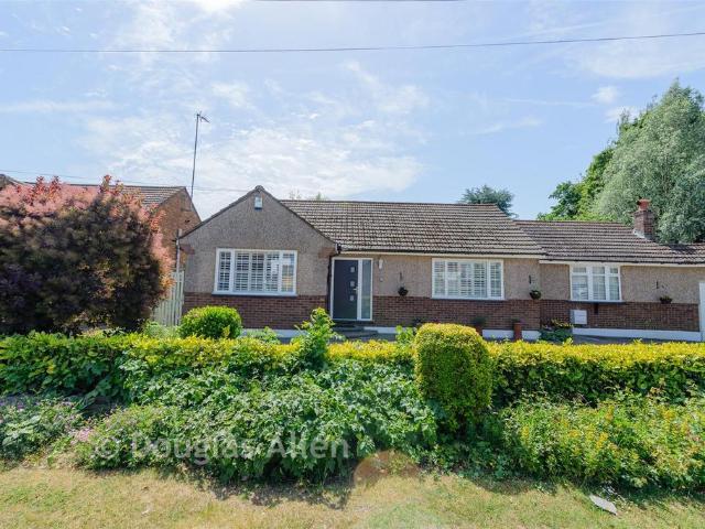 2 bedroom detached bungalow for sale