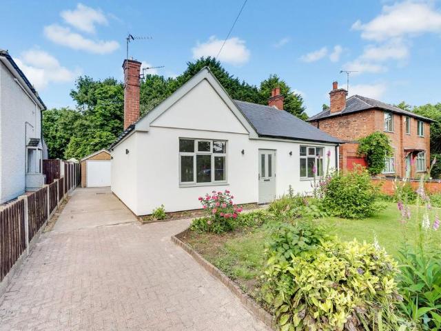 2 bedroom detached bungalow for sale