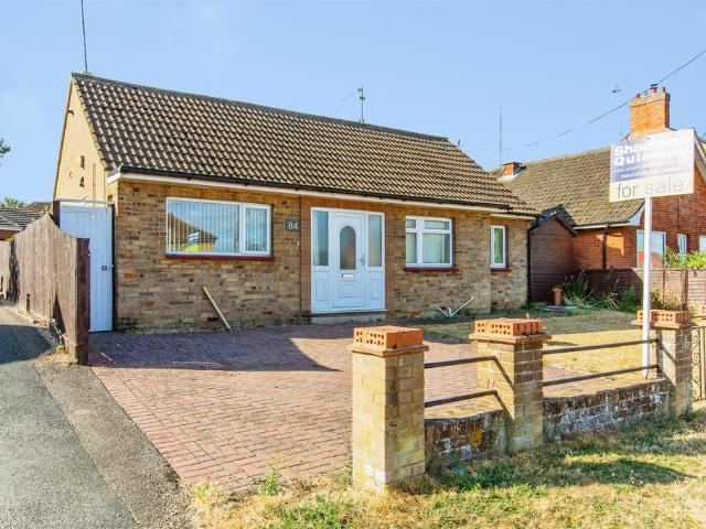2 bedroom detached bungalow for sale