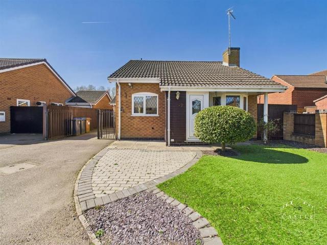 2 bedroom detached bungalow for sale