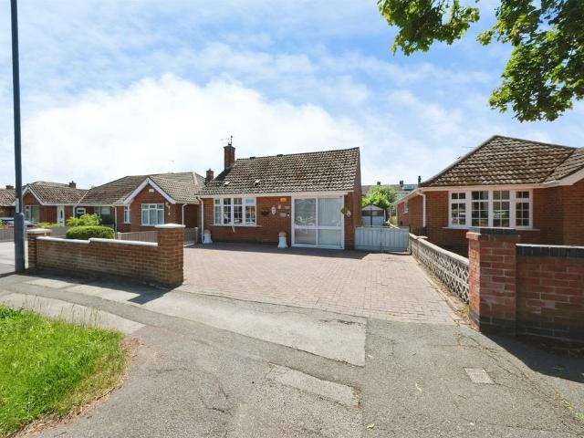 2 bedroom detached bungalow for sale
