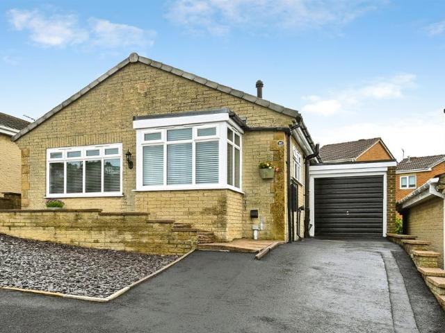2 bedroom detached bungalow for sale