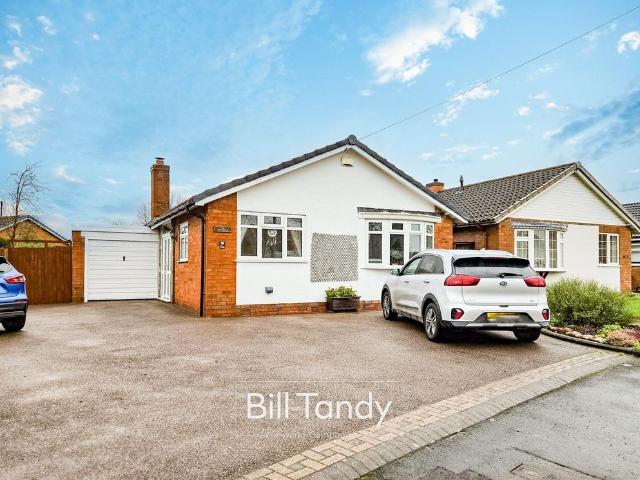 2 bedroom detached bungalow for sale