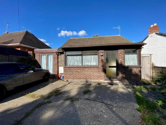 2 bedroom detached bungalow for sale