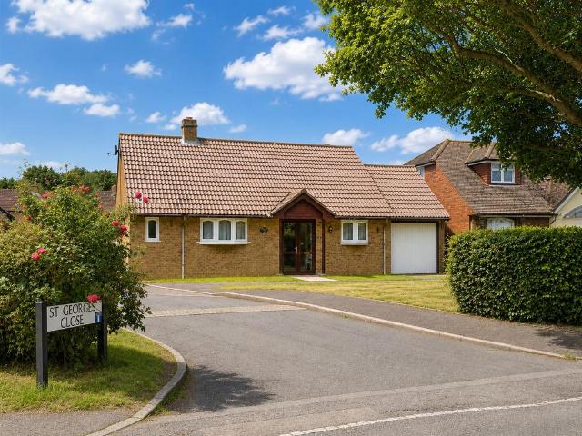 2 bedroom detached bungalow for sale