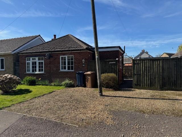 2 bedroom detached bungalow for sale