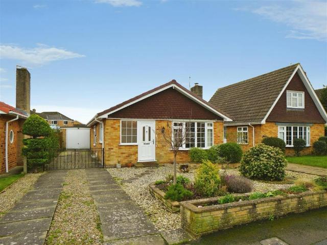 2 bedroom detached bungalow for sale