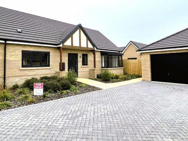2 bedroom detached bungalow for sale