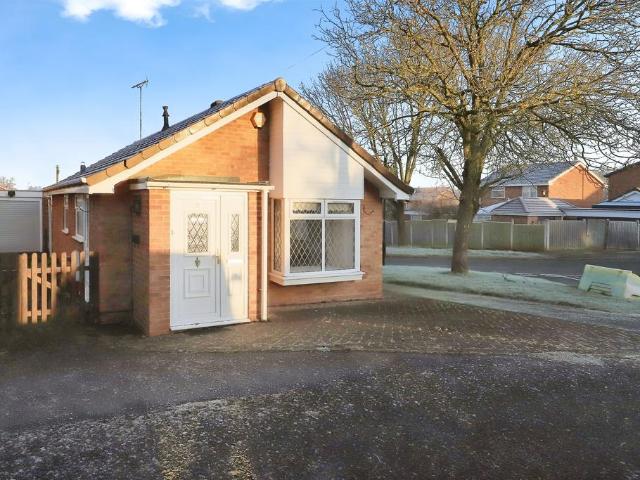2 bedroom detached bungalow for sale