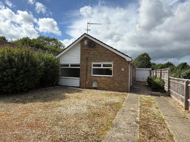 2 bedroom detached bungalow for sale