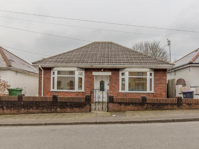 2 bedroom detached bungalow for sale